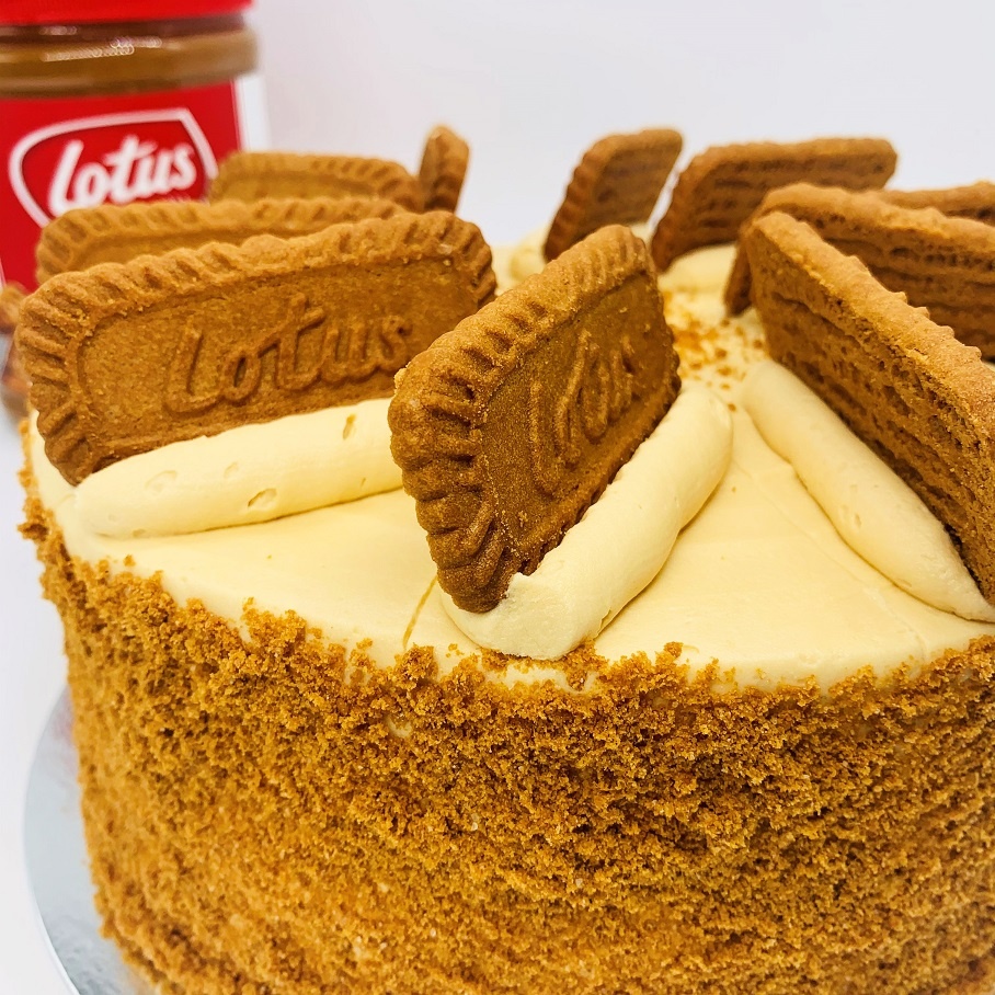 Lotus Biscoff Cake (10 Large Slices)
